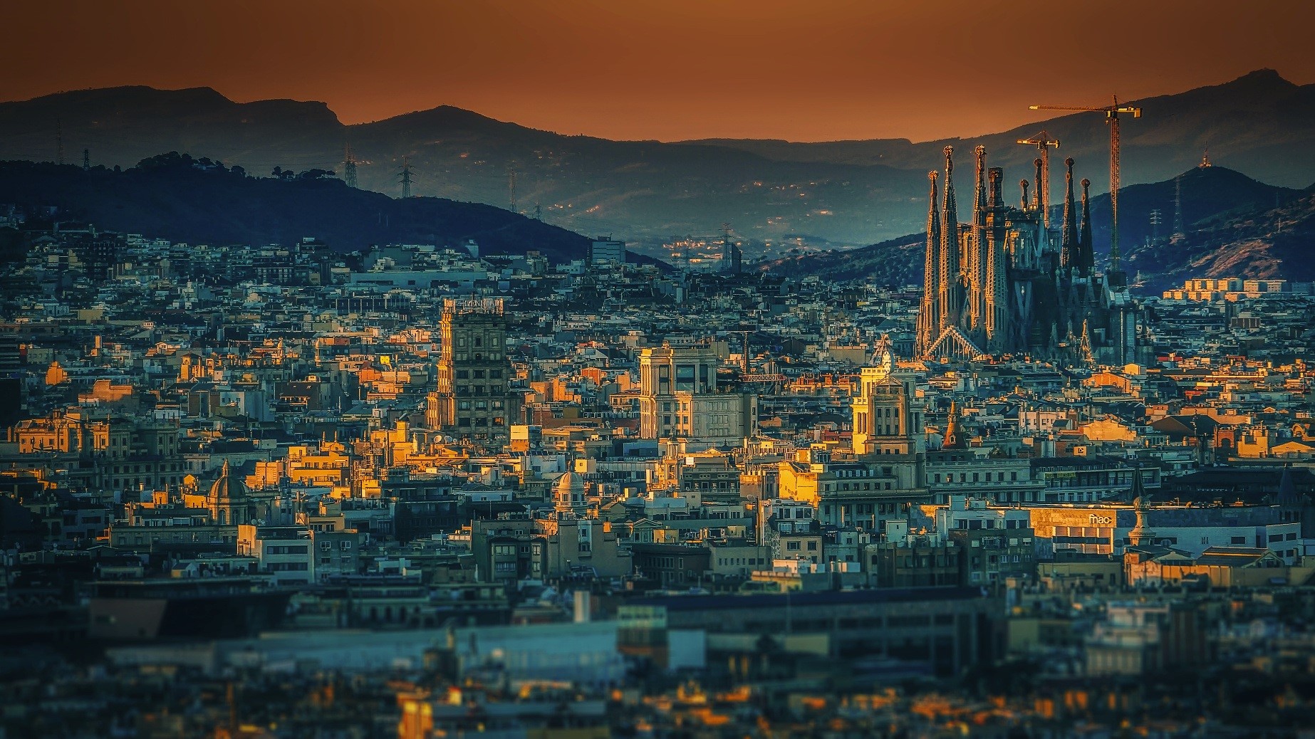 Barcelona Bliss: Gaudi, Tapas, and Seaside Splendor - Juniper Tours