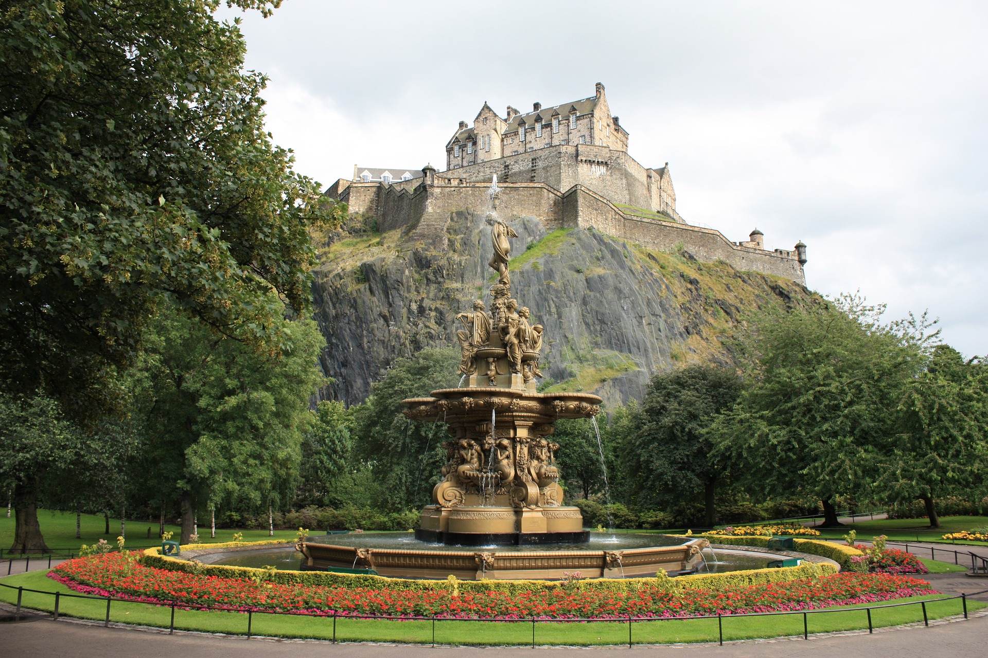 What to do in Edinburgh? - Juniper Tours