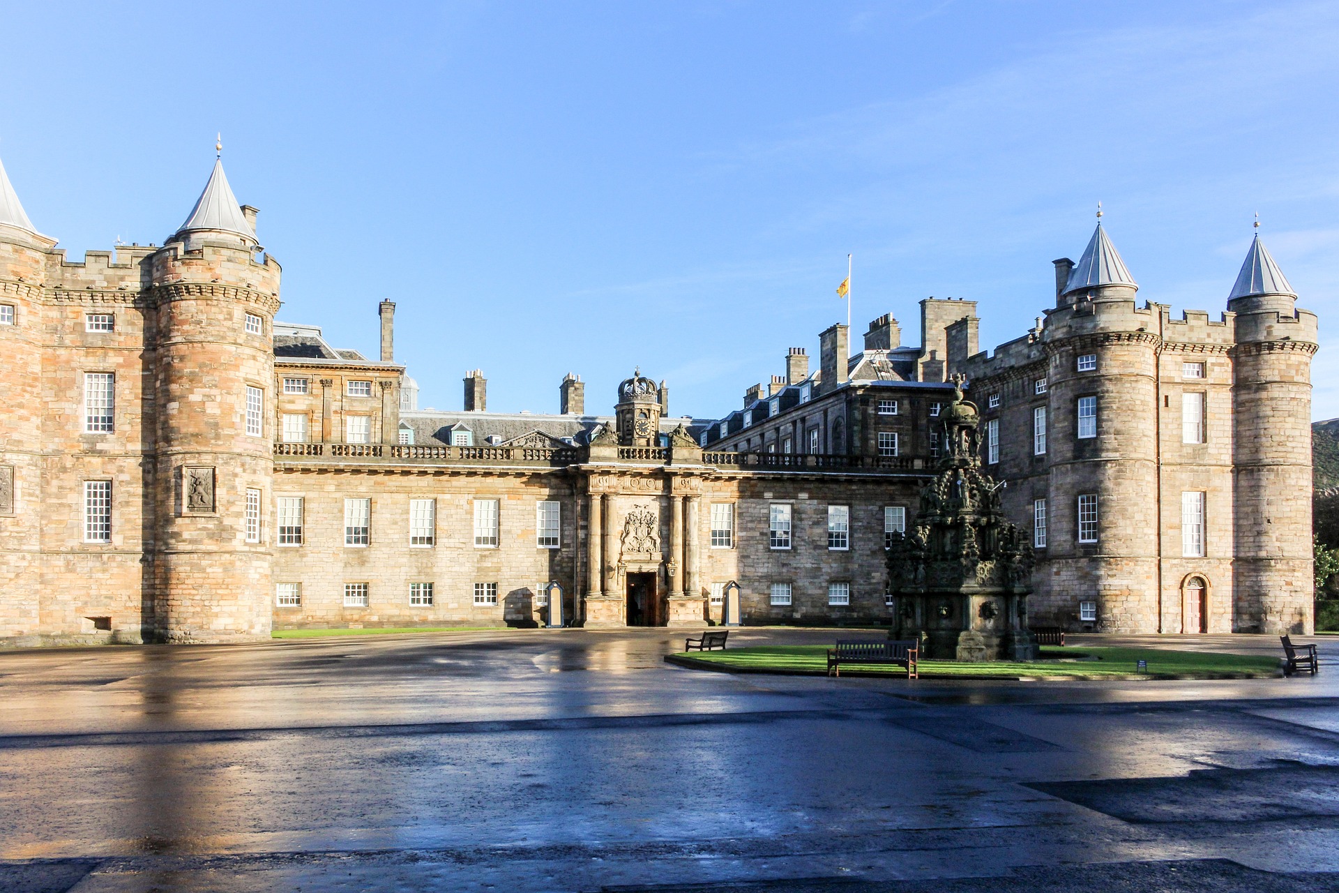 What to do in Edinburgh? - Juniper Tours
